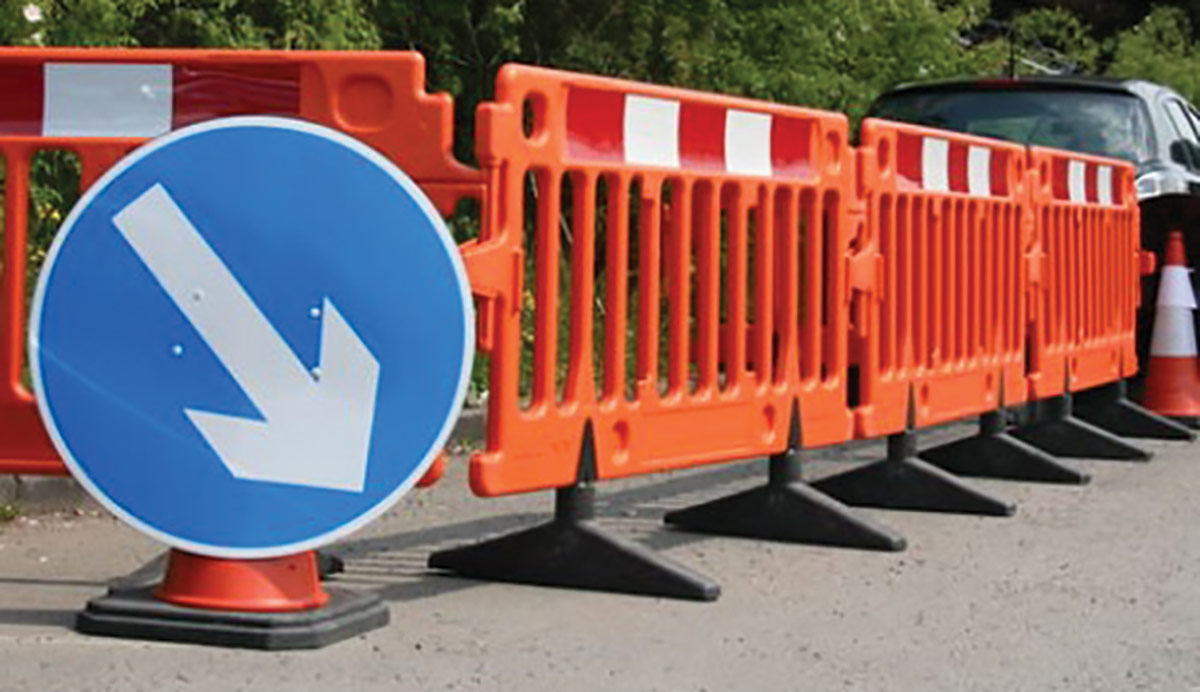 Hi-Viz Pro Barrier - 2m x 1m | THX - The Hire Xperts | Tool Hire